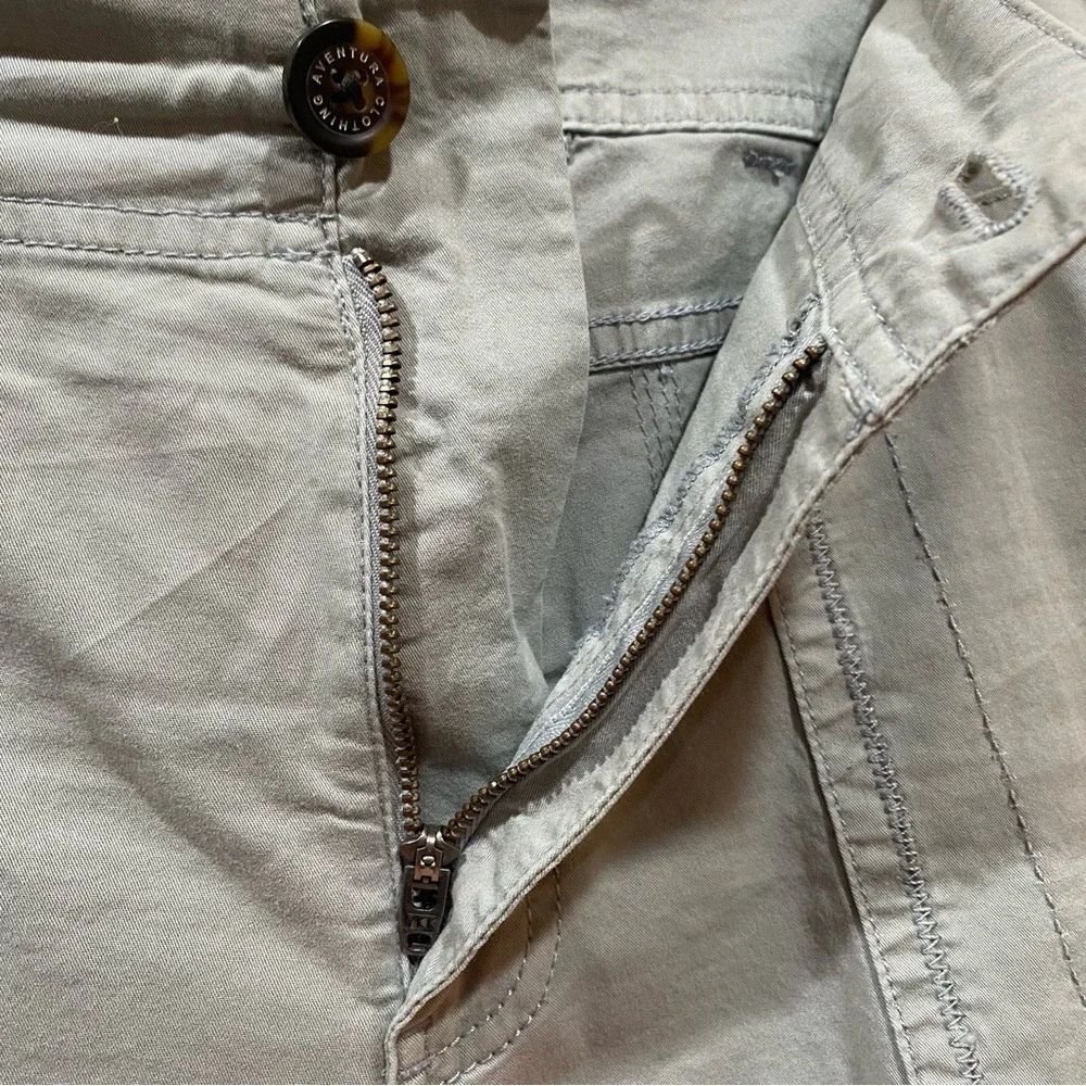 Aventura | Pants & Jumpsuits | Aventura Sz 2 Sage Green Cropped Pant 10 ...